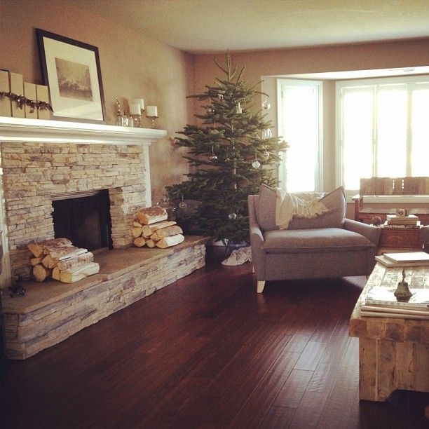 40 Gorgoeus Rustic Stone Fireplace With Christmas Décor