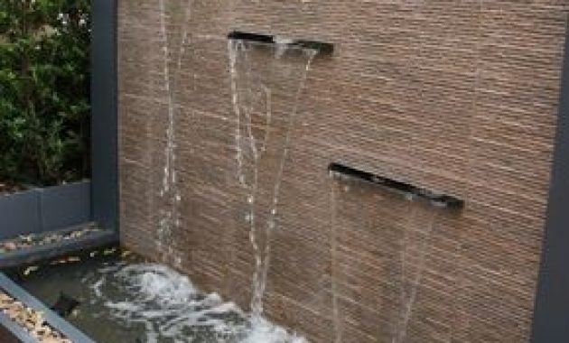 40 Stylish Outdoor Water Walls Ideas For Backyard