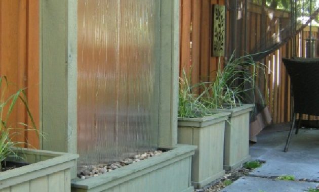 40 Stylish Outdoor Water Walls Ideas For Backyard