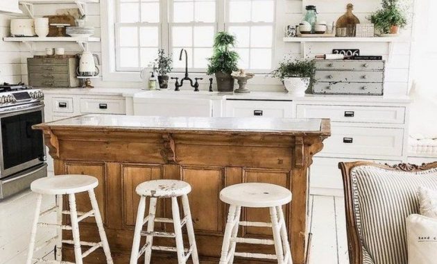 45 Cool Farmhouse Kitchen Color Design Ideas - ZYHOMY