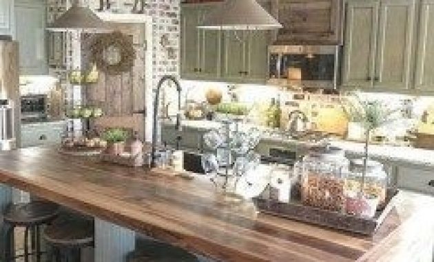 45 Cool Farmhouse Kitchen Color Design Ideas | ZYHOMY