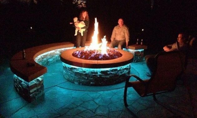 45 Beautiful Outdoor Fire Pits Ideas - ZYHOMY