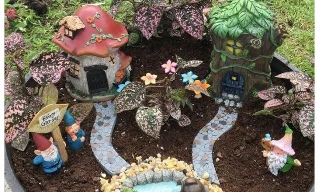 40 Pretty Fairy Garden Design Ideas To Try - ZYHOMY